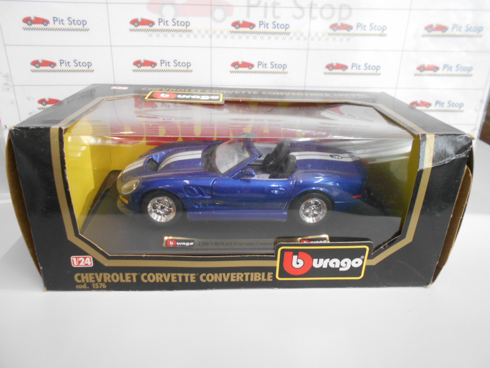 Burago Chevrolet Corvette convertible 1998 1/24, scatola esterna ...