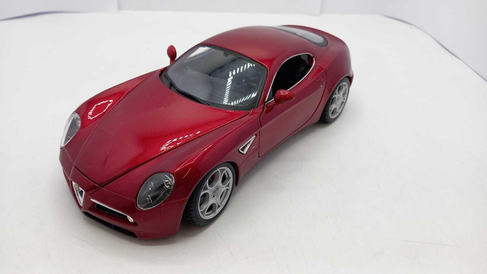 Bburago Alfa Romeo 8C Competizione 1/18, senza scatola originale, vetri ...