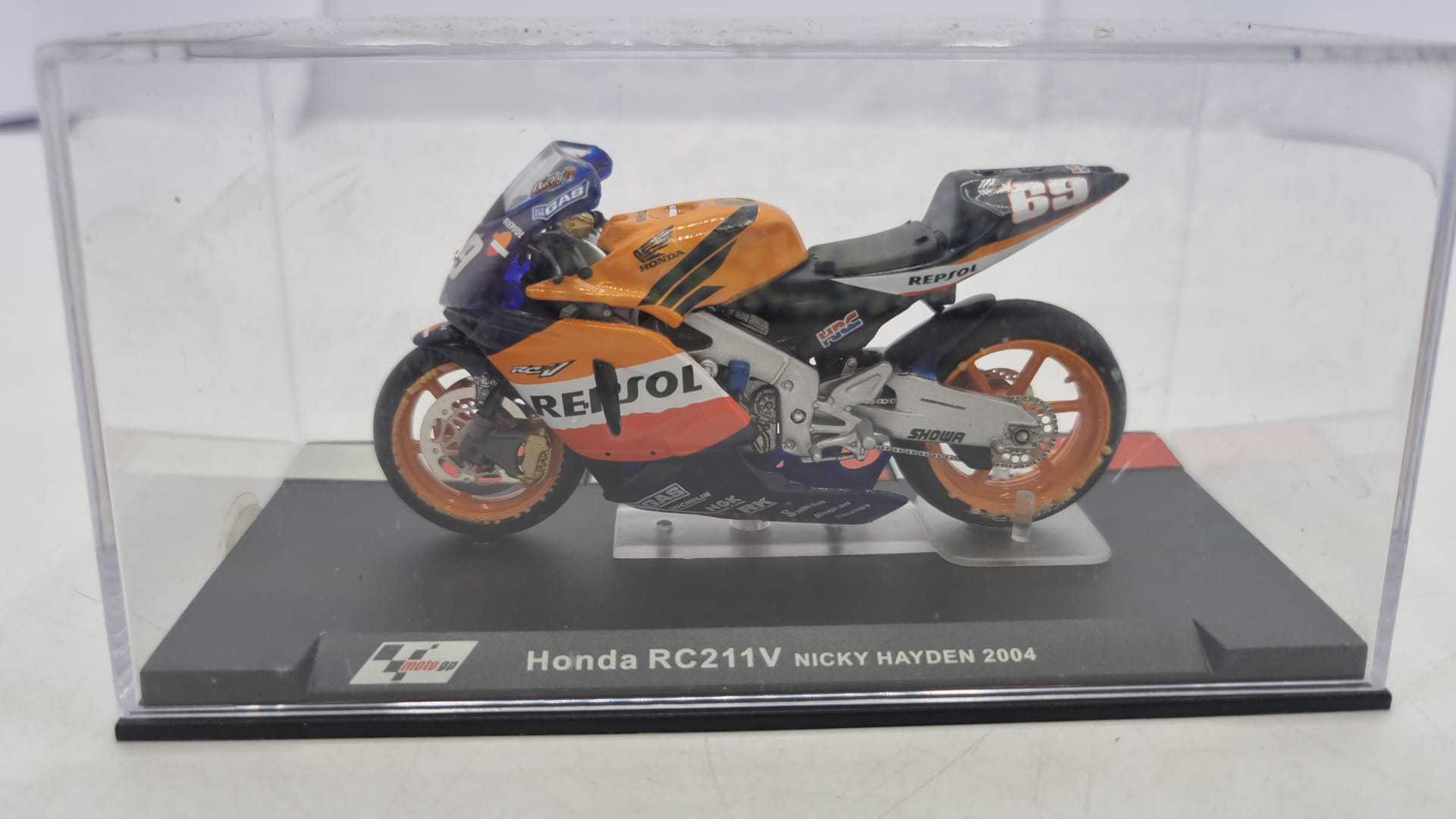 Honda RC 211 V Niky Hayden 2004 1/24