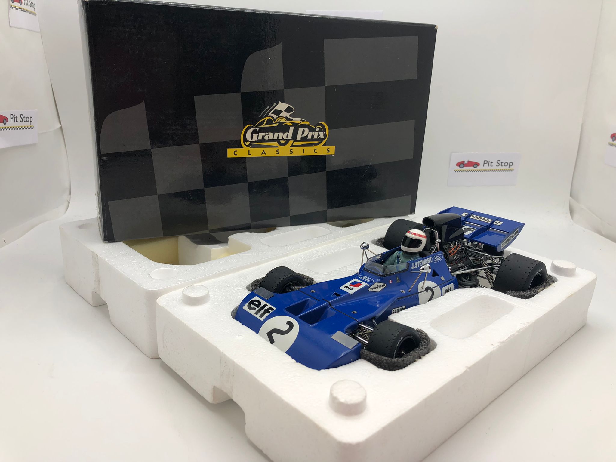 Exoto Tyrrell Ford 003 1971, 1/18. Pilota: J. Stewart. Senza scatola bianca