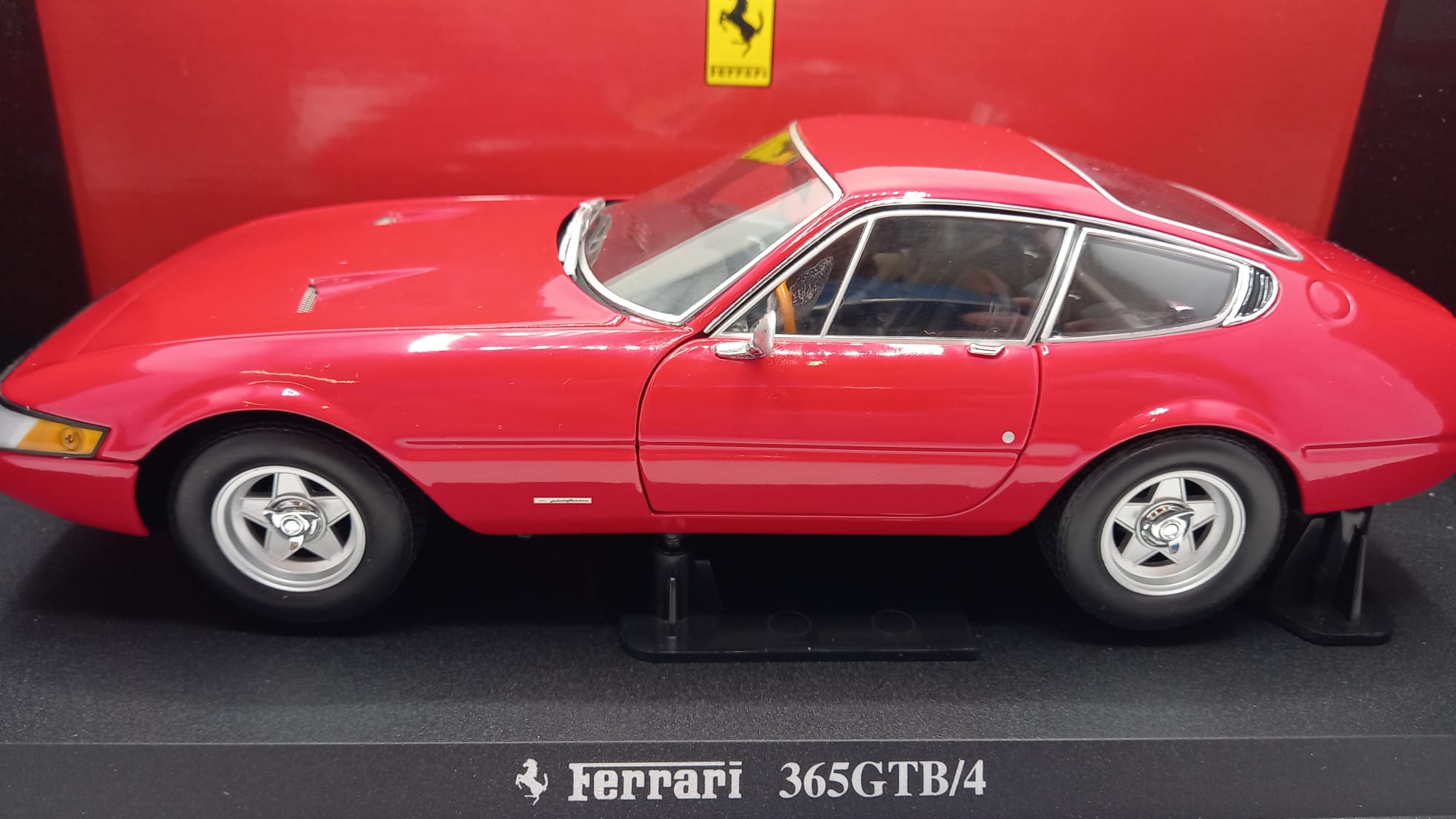 Kyosho Ferrari 365 GTB/4 Daytona 1969 1/18, portiera guidatore con ...