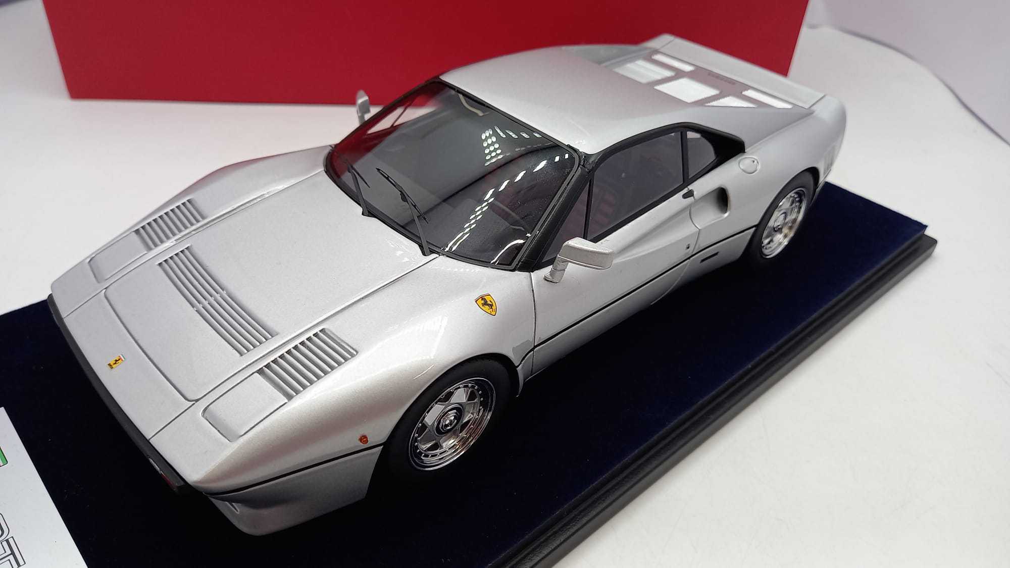 LS1804E Looksmart Ferrari 288 GTO 1/18, senza box originale