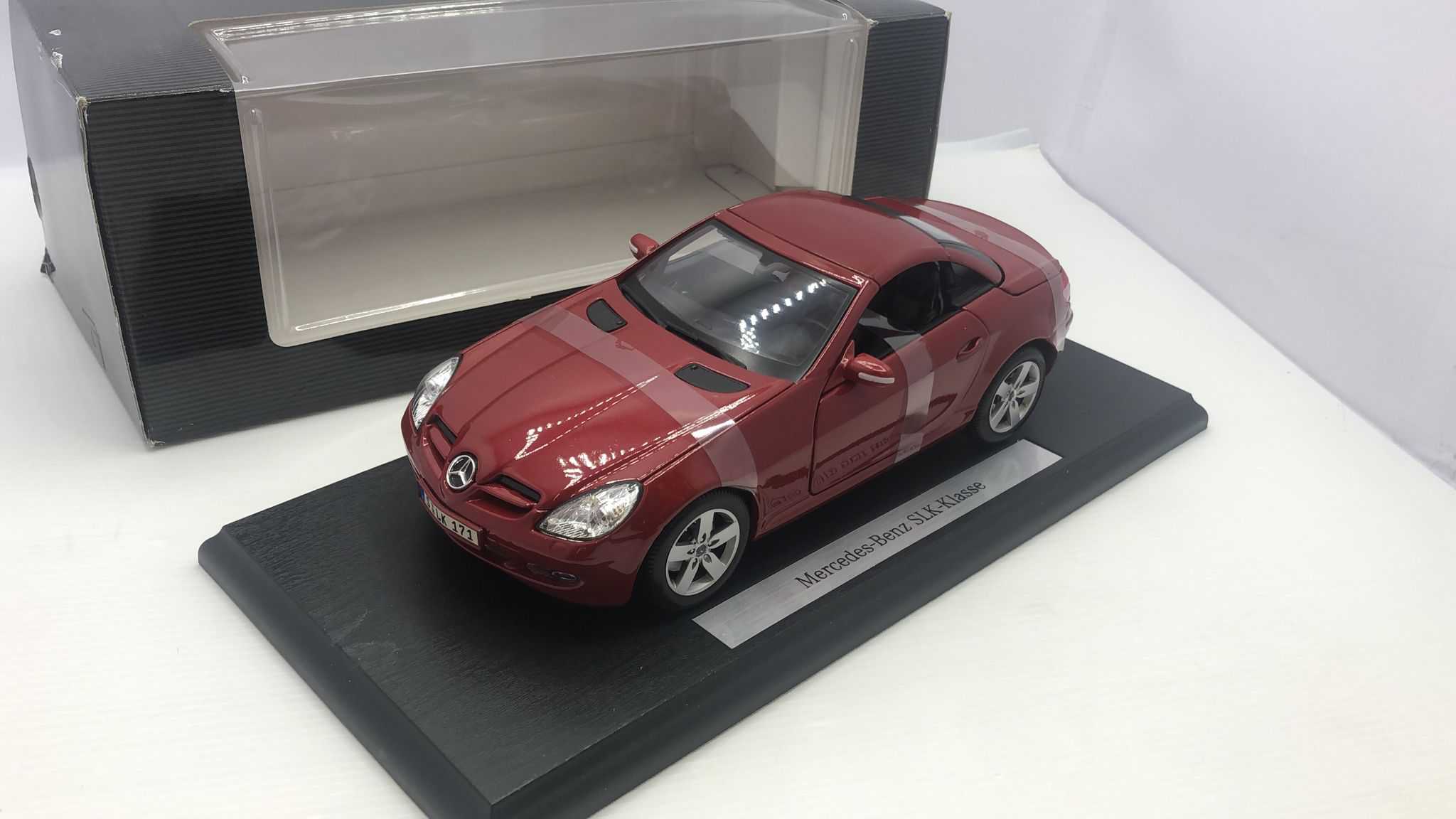 B6 696 2191 Maisto Mercedes Benz SLK Klasse 2004 1/18