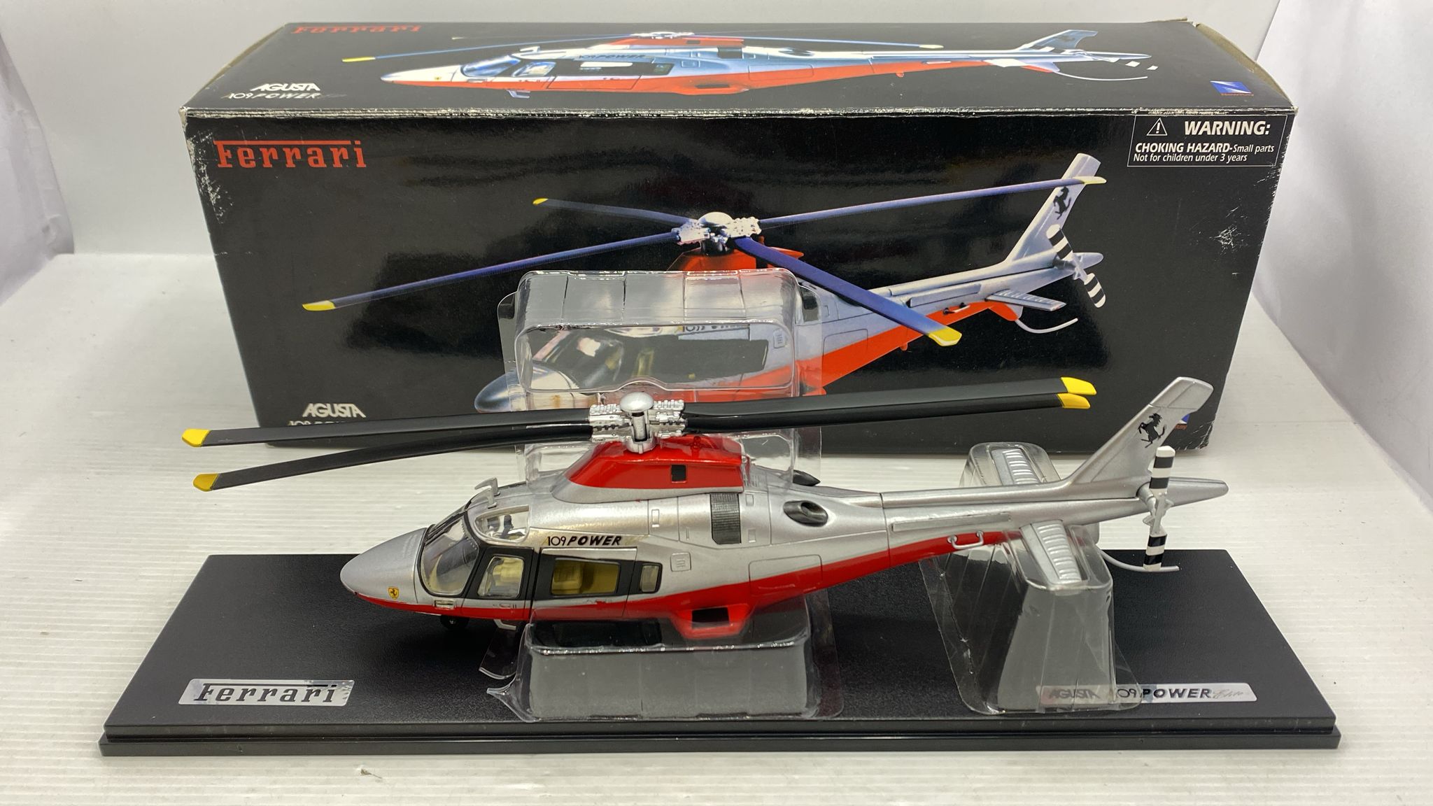 21135 NewRay Agusta A109 Power Elite Ferrari 1/43 elicottero