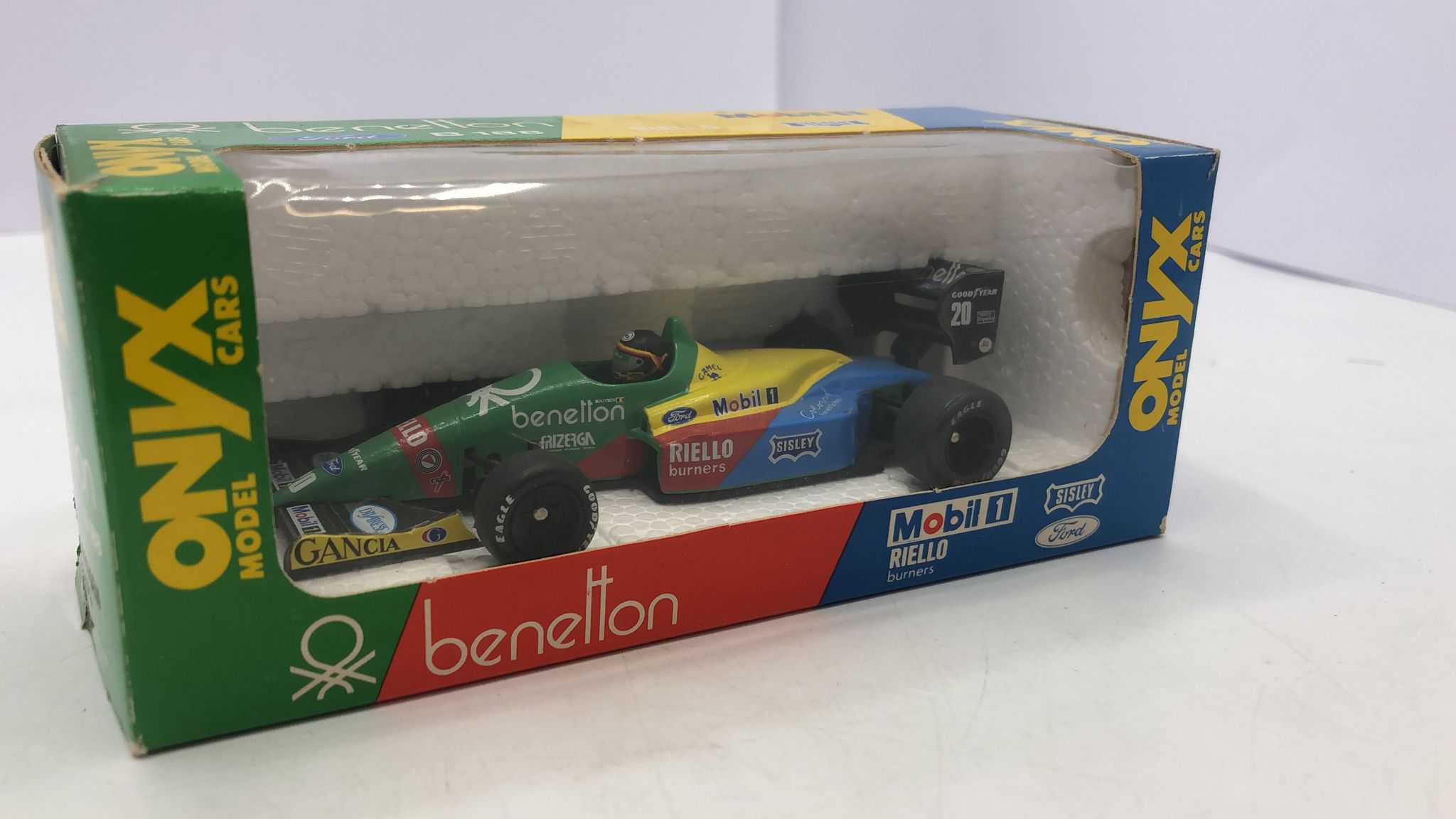 Ref. 012 Onyx Benetton B 188 Thierry Boutsen 1/43, scatola leggermente rovinata